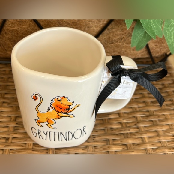 Rae Dunn | Dining | Rae Dunn Harry Potter Gryffindor Hogwarts House ...